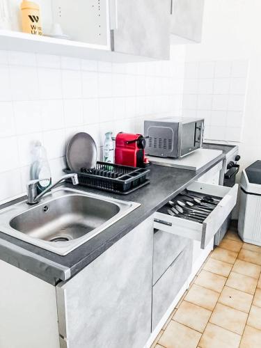 Aux Charmes De Puteaux - ibis Styles Puteaux Paris La Defense