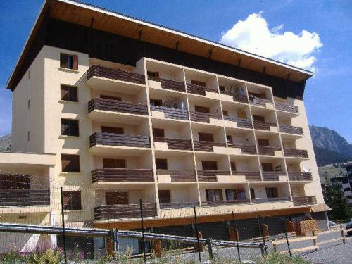 Studio abordable proche pistes, balcon sud, animaux admis - FR-1-445-90