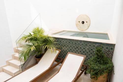 Honest Sevilla Hotel - Seville, Spain