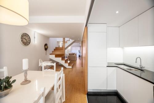 Modern 2-bedroom Apartment In The Historic Center - Braga