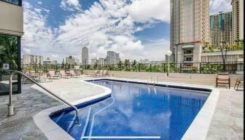 1 Block From Waikiki Beach 3 Beds And Workspace - Water Park, Kailua