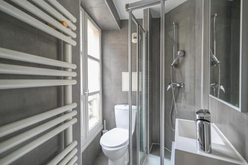 French Typical Apartment (Opera 5d) - Paris