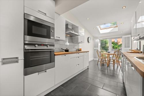 Reading Station - Modern Home W Garden Sleeps 6 - Reading Station