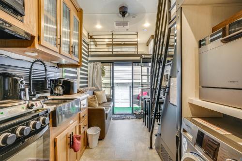 10 Mi To Leesylvania & River: Sleek Mobile Home - Dumfries, VA