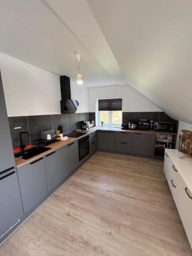 The Snowdrop - New Exclusive 4 Bedroom House, Up To 8 Persons - 155m2 - Free Parking - Odense