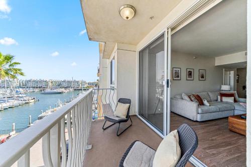 Acacia Waterfront Marina Views Pool Gym Jacuzzi And Sauna - Manhattan Beach, CA