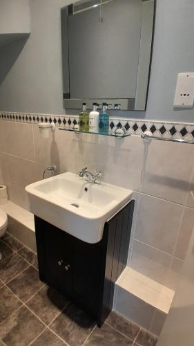 Dolphin Guest House - Looe, United Kingdom - Updated 2026: Prices and ...