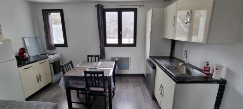 Maison Avec Jardin Et Garage - Châteauroux