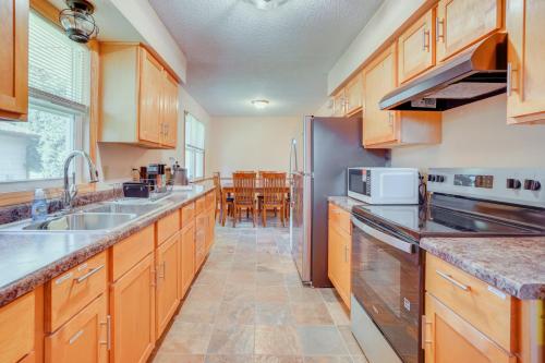 10 Mi To Downtown: Group Getaway In Minneapolis - Plymouth, MN