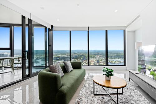 Sea View Beachfront Apartment In Surfers - Surfers Paradise