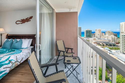 Renovated Condo Near Waikiki Beach - Kailua, HI