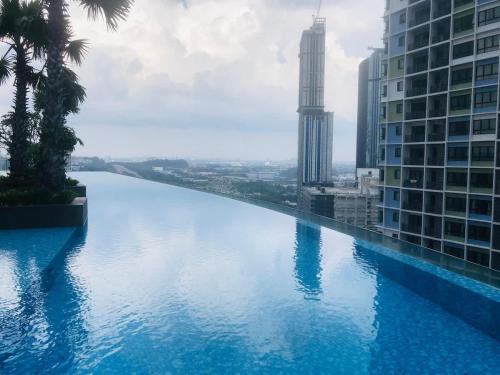 Tranquil Homes At I-city - Wifi Tv Box & 1 Carpark - Klang