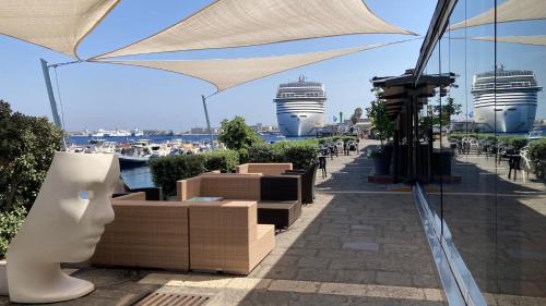 Three Rooms - Messina