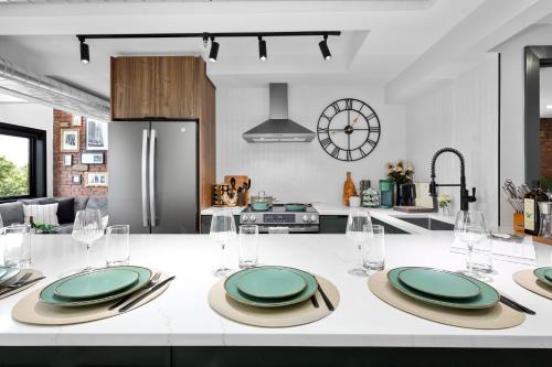 3br3bth Penthouse 2 Parking Spaces Td Mit Harvard - Somerville, MA