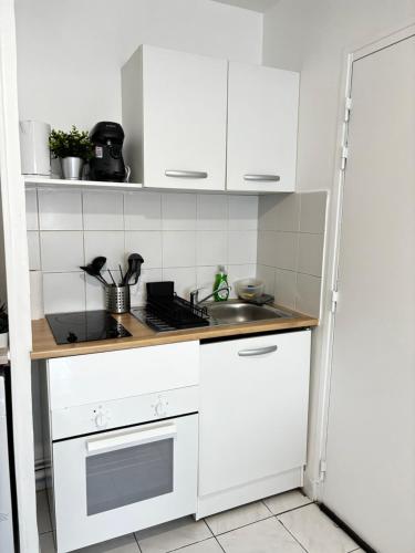 Cine A La Maison ! Studio A 2 Min Du Metro - Saint-Ouen-sur-Seine