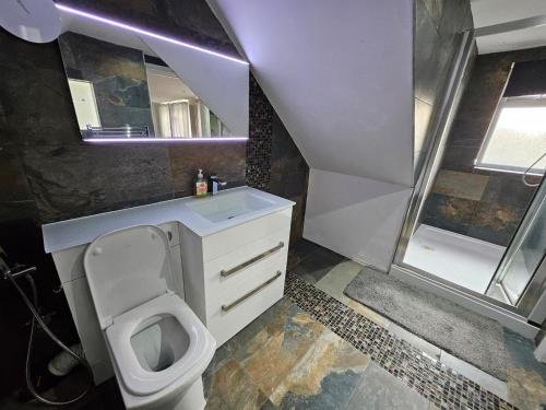 Standard Single Room - Shared - Slough