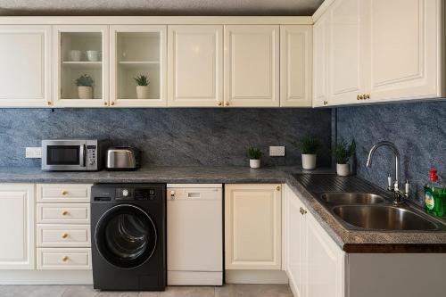 Modern 4bed House Near Luton Airport, M1 And Amenities - Luton