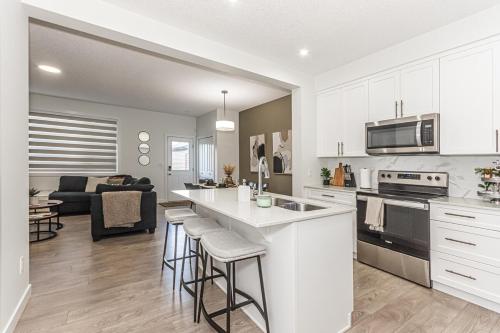 Escape In Style, River Cree, Netflix, Near Wem - Edmonton