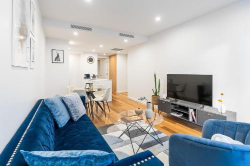 Rooftop Patio W Mt View, Parking, Wifi N Netflix - Canberra