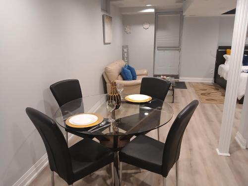 Furnished Calm Basement Studio Apartment - Ontario