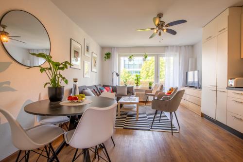 Modern Apartment With Balcony Near Sbb - Special Cuatro Picasso Apartment, Basel, Up To 6 Guests - Bâle