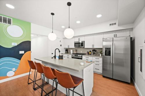 Stylish Slc Townhome King 2-car Garage - Salt Lake City, UT