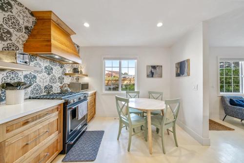 Your Dream Seaside Vacation Charming 2 Bdr Home - Monterey, CA