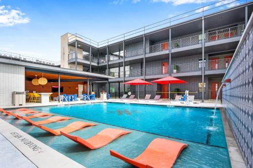 Pacific Island Inspired Stay - Amazing Location - New Braunfels, TX
