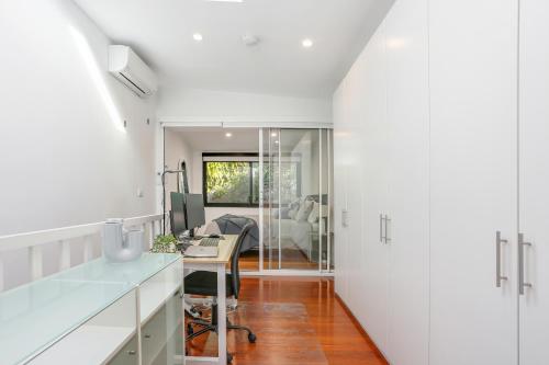 Walk To St Vincent's Hospital, Scg And Allianz Stadium - Moore Park