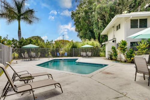 Walk To Dtwn Hilo! Tropical Getaway W/ Pool Access - Hilo, HI
