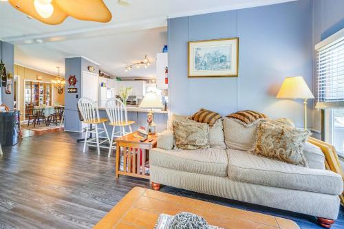 Secluded Hampstead Vacation Rental With Deck! - North Topsail Beach, NC