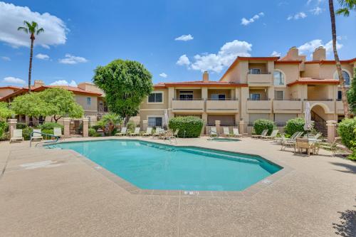 Deck & Resort Amenities: Phoenix Escape By Hiking - Phoenix, AZ