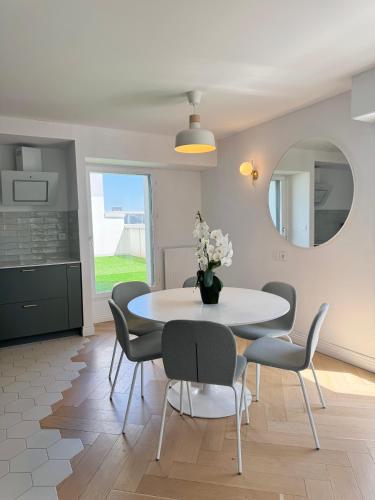 Le Duplex Mitterrand, Centre De Saint Jacques - Rennes