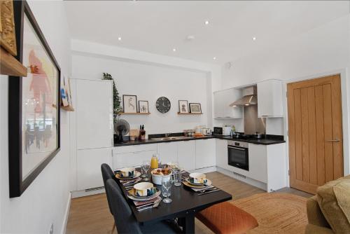 Stylish 2-bed Flat Art & Comfort In City Centre - Norwich