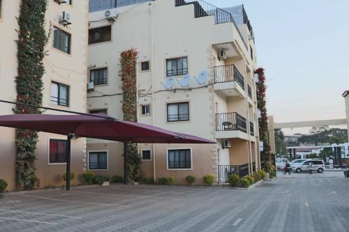The Mallside Apartments-roadside - ルサカ