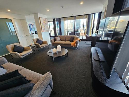 Onyx On North Terrace - Central Penthouse With Pool - Adelaide