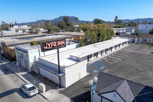 Lyfe Inn & Suites By Aga- North Hollywood Near Universal Studios - Los Angeles, CA