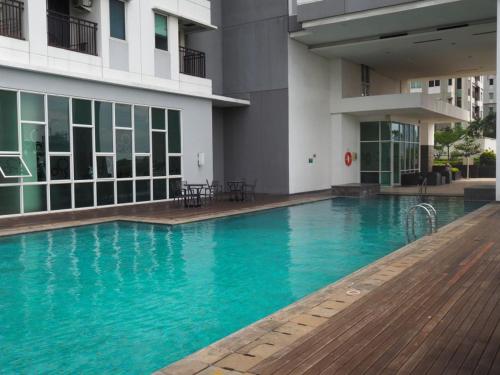 Strategic Thamrin Executive Apt W/ Pool & Gym - Jakarta