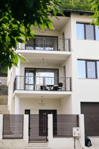 Flori House - Deva