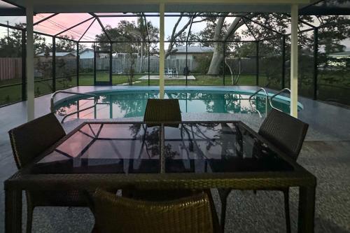 Quiet Venice Retreat With Private Lanai & Pool! - Venice, FL