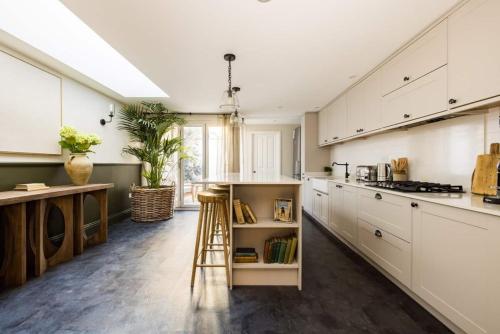 The Fulham House By Hok Living - Fulham