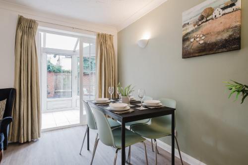 Comfortable 3 Bedroom House With Wifi - Milton Keynes