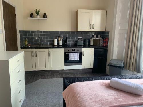 155 Studio 1 - Uplands - Swansea