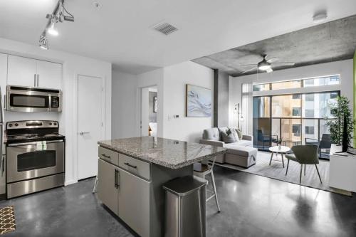 Centric 2br In Heart Of Dtphx Free Garage Parking - Phoenix, AZ