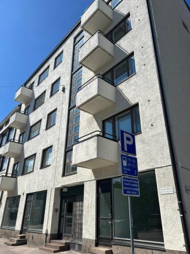 Lovely Two-room Condo With Balcony Near Bus- And Railwaystation - Turku