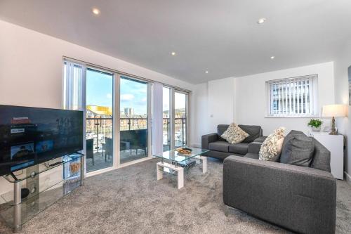 Meridian Wharf, Excellent Marina - Swansea