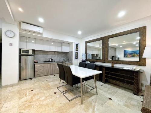 Jayakarta 6508 Legian Beach Side 2 Br Apartment - Seminyak
