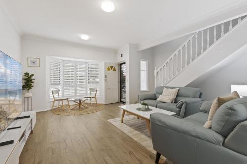Beachside 3-bed Retreat With Bbq  Garage - Glenelg
