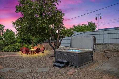Light-filled Home With Outdoor Hot Tub And Firepit - Denver, CO
