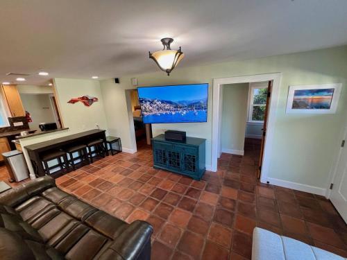 Catalina 3 Bedrooms With Hot Tub & Golf Cart - Avalon, CA
